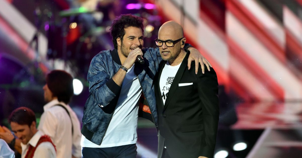Exclusif - Amir, à gauche, et Pascal Obispo lors de l'émission de ...