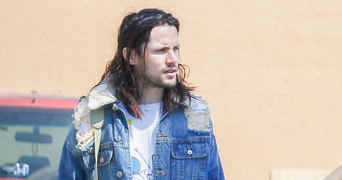 Isaiah Silva, le mari de Frances Bean Cobain, fait ses courses avec un ...