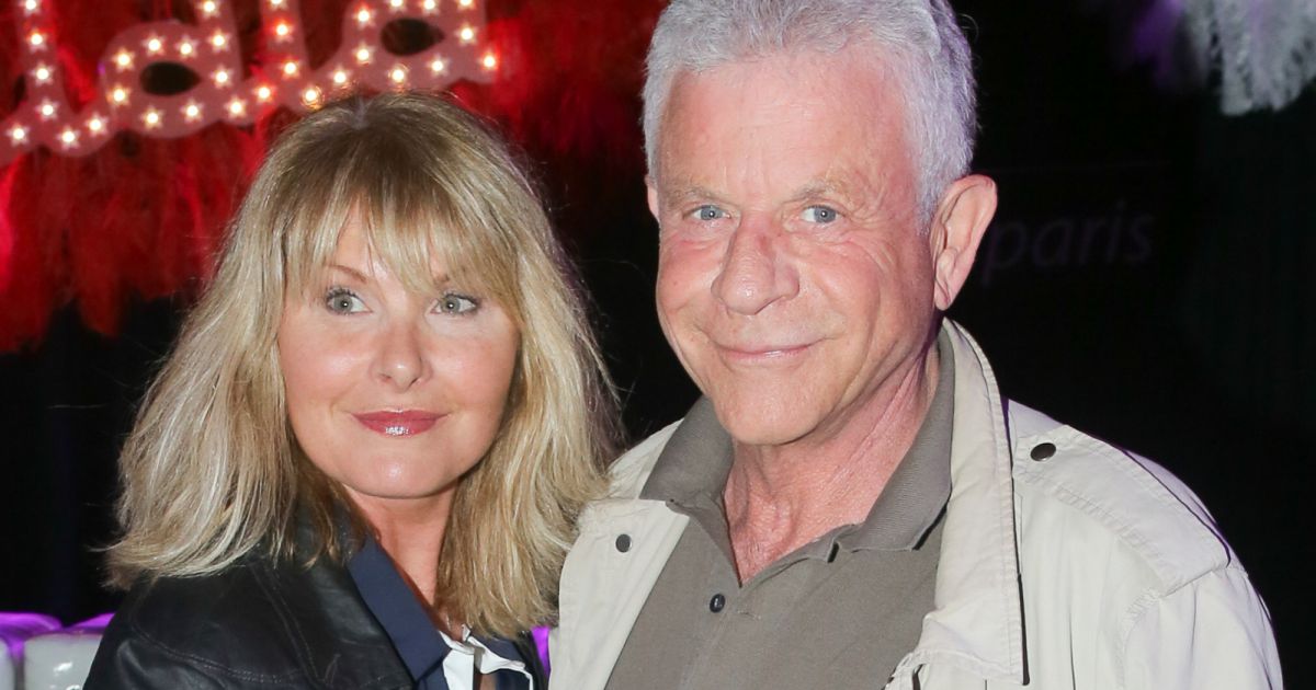 Exclusif - Georges Beller et sa femme à la première du spectacle Ohlala ... Exclusif - Georges Beller et sa femme à la première du spectacle Ohlala ...