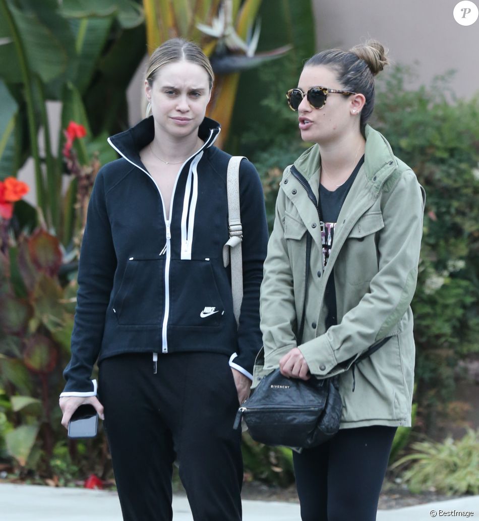 Lea Michele a déjeuné avec une amie à Hollywood Los Angeles, le 11 juin ...