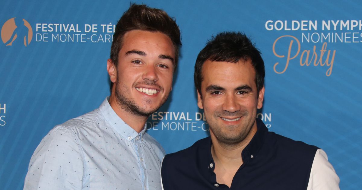 Alex Goude et son mari Romain lors de la soirée des nominations aux ...