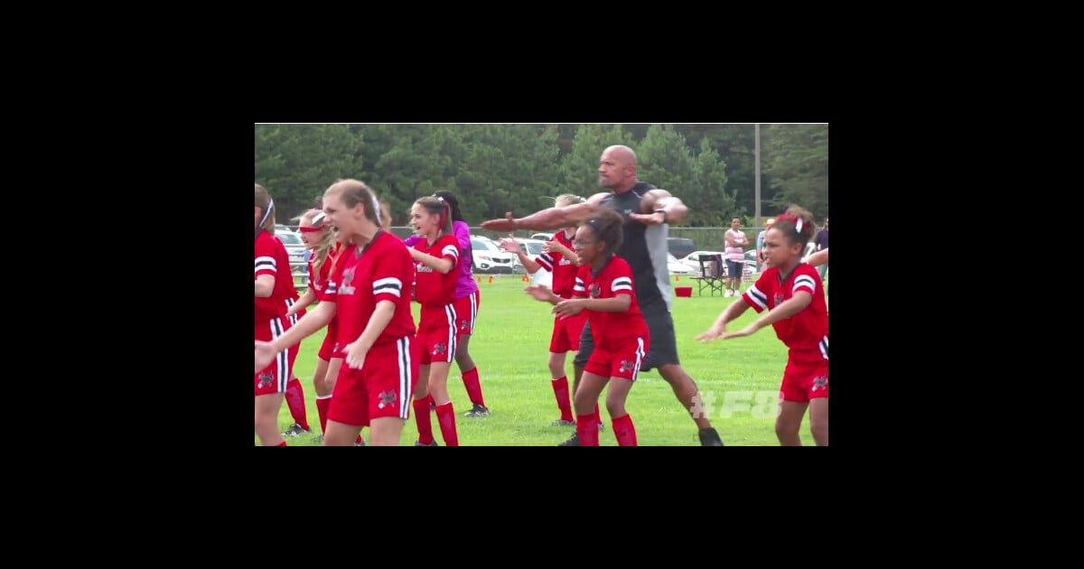 Dwayne Johnson: Haka incroyable avec des fillettes sur le tournage de ...