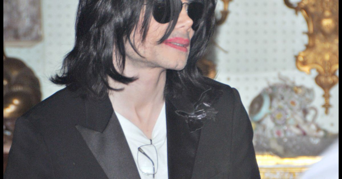 Michael Jackson fait les boutiques sur Melrose Avenue, le 23 octobre ...