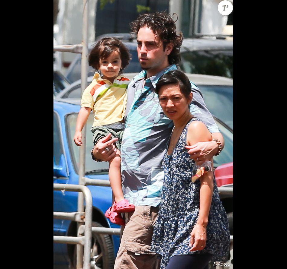 Wade Robson avec sa femme et son fils dans les rues de Hawai, le 17 mai ...