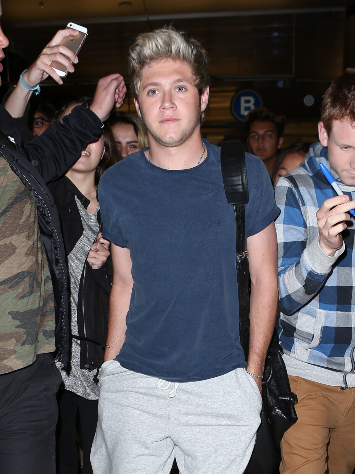 Photo : Naill Horan (One Direction) arrive à l'aéroport de Los Angeles ...