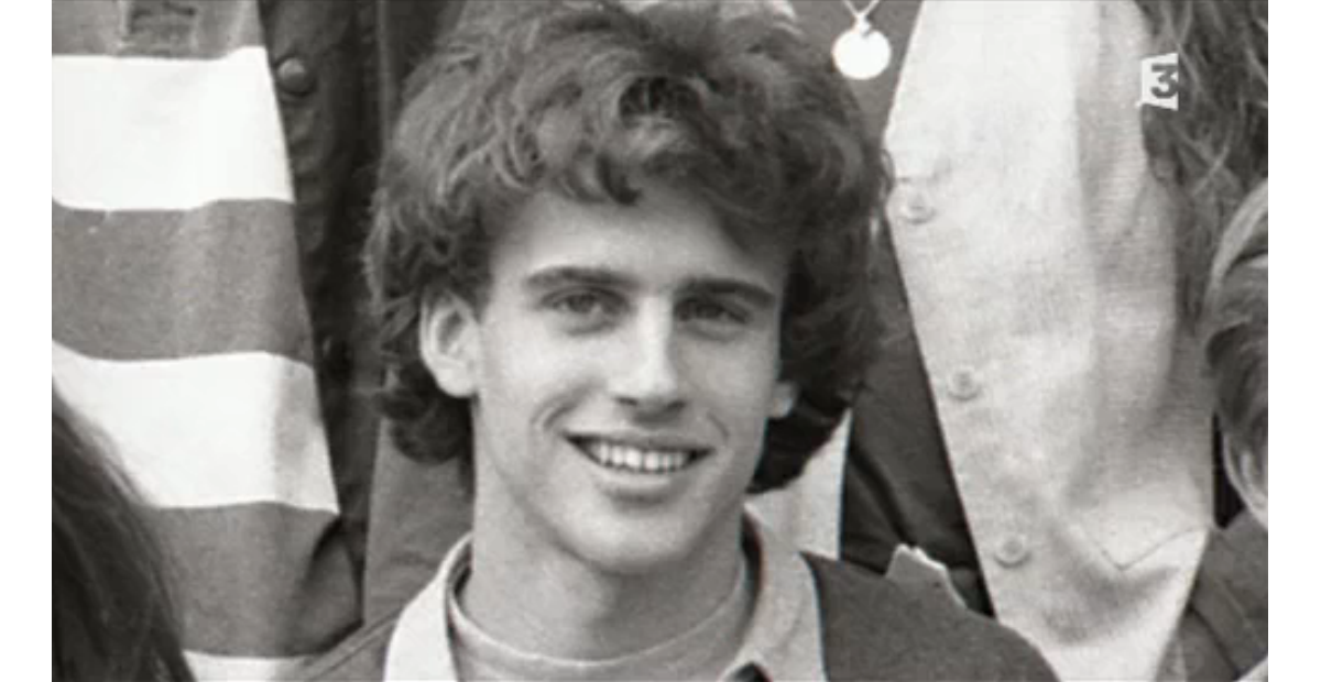 Photo : Emmanuel Macron, adolescent. Extrait d'Emmanuel Macron, la ...