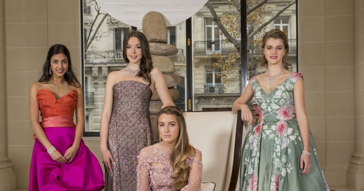 Jayati Modi (Robe Vivienne Westwood), Ella Beatty (Robe Christian Dior ...