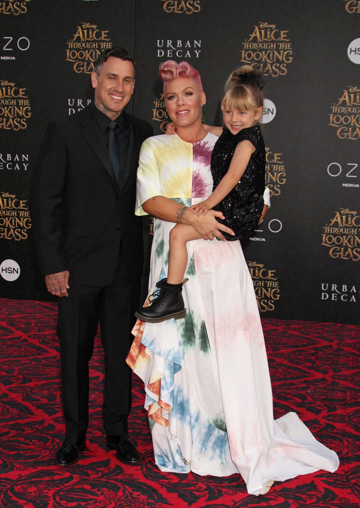 Photo : Pink, son mari Carey Hart et leur fille Willow à la première de ...