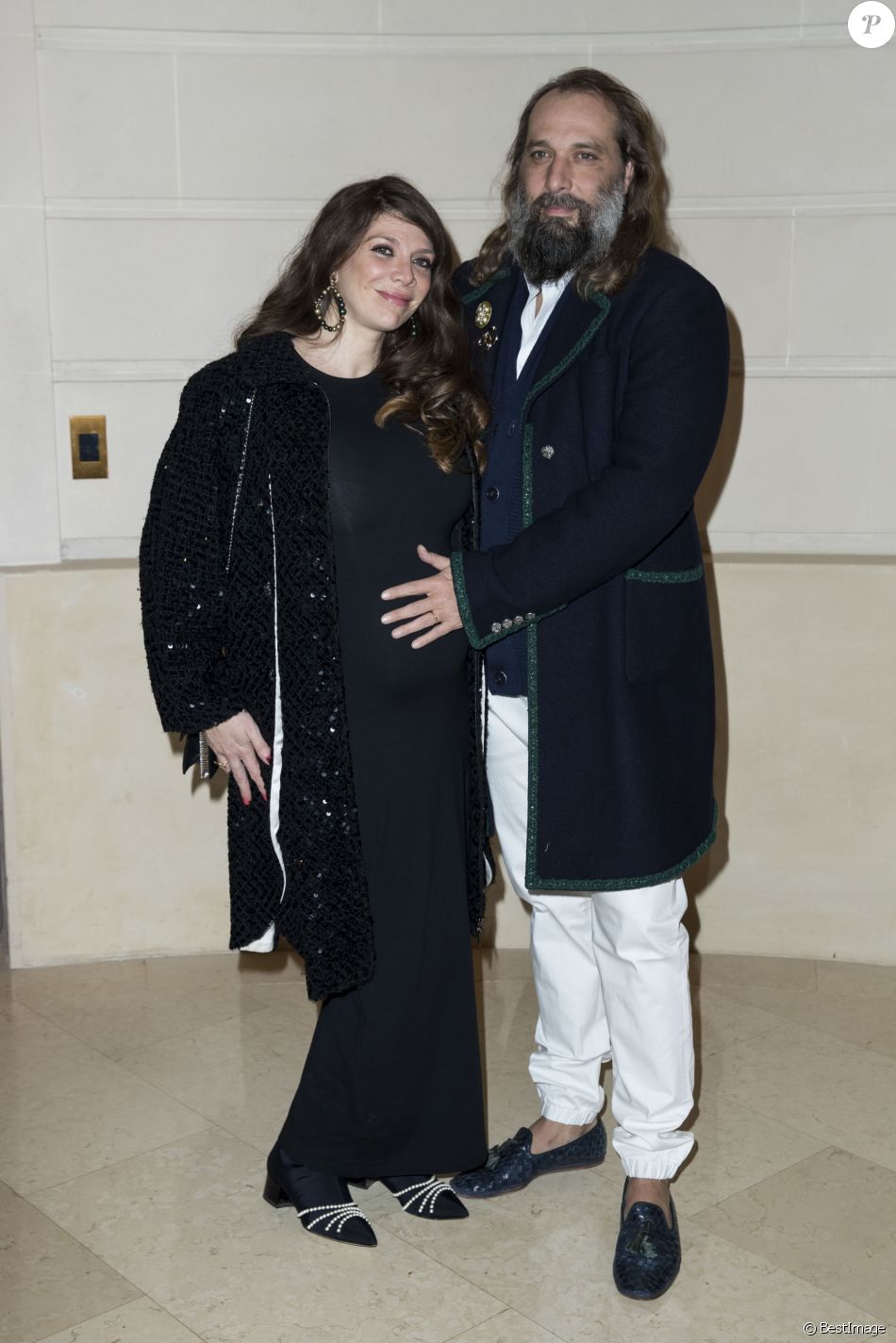 Sébastien Tellier et sa femme Amandine de la Richardière, enceinte ...