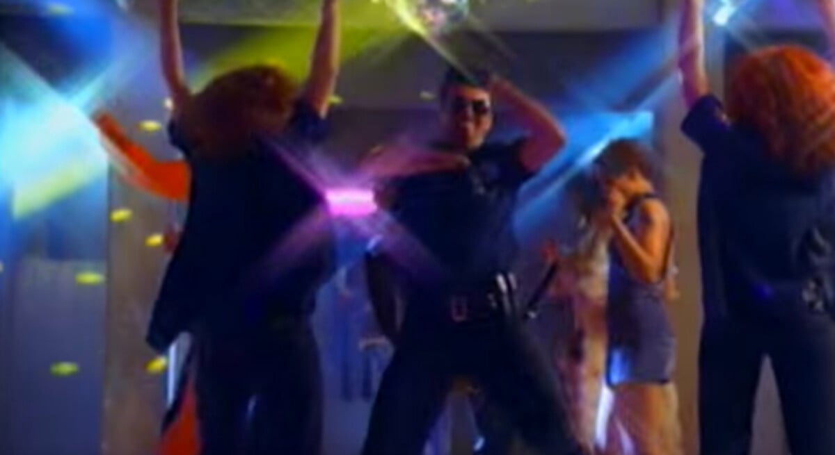 Vidéo : George Michael - Outside - 1998 - Purepeople