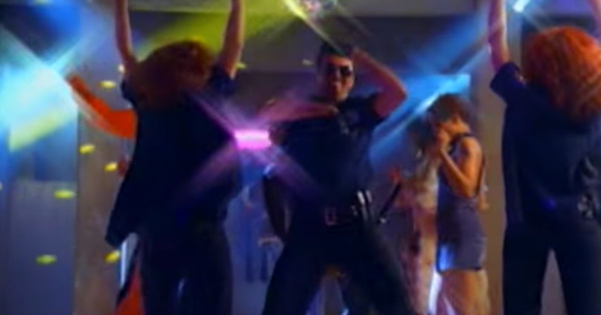 George Michael - Outside - 1998 - Purepeople