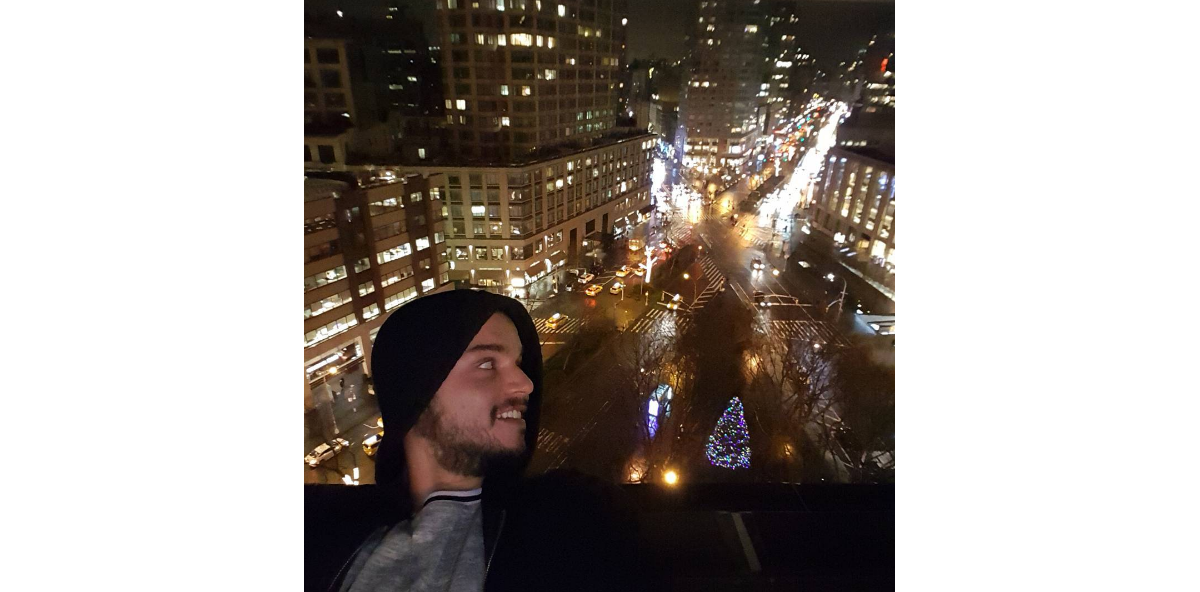 Photo : Noam, frère de Kev Adams – L'acteur profite de vacances en ...