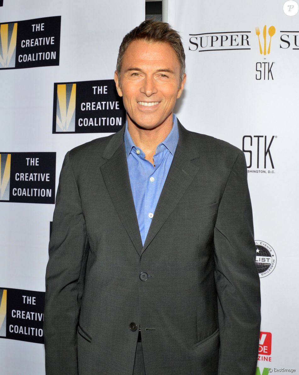 Tim Daly - People au dîner Creative Coalition 2015 à Washington, le 25 ...