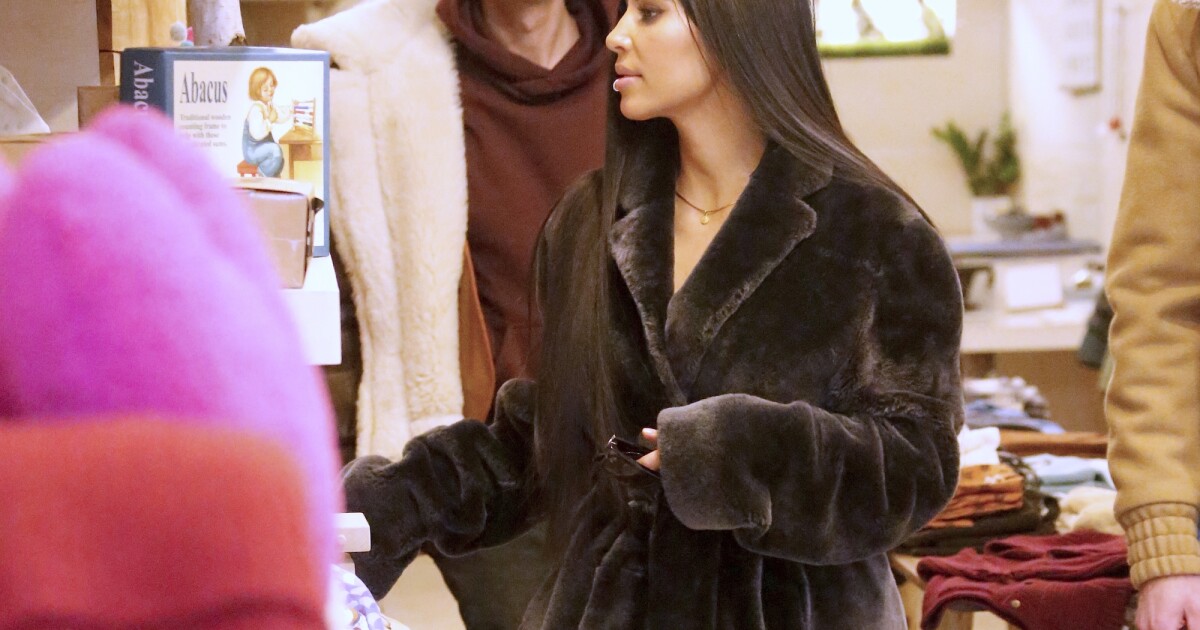 Kim Kardashian braquée : Son entourage félicite la police française ...