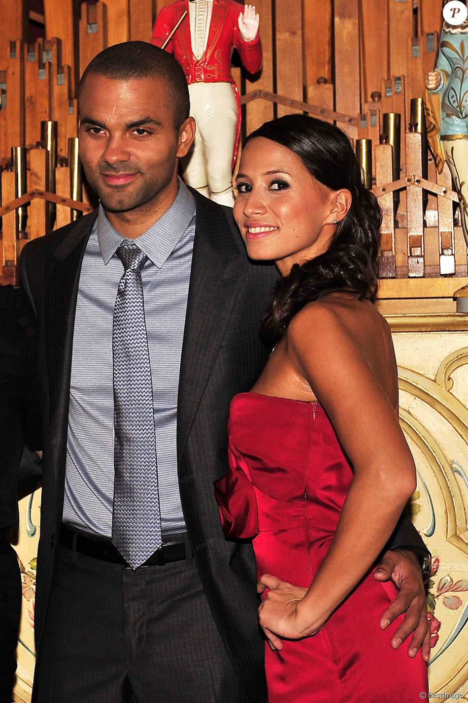TONY PARKER ET SA COMPAGNE AXELLE - 7 EME EDITION DU PAR COEUR GALA BY ...