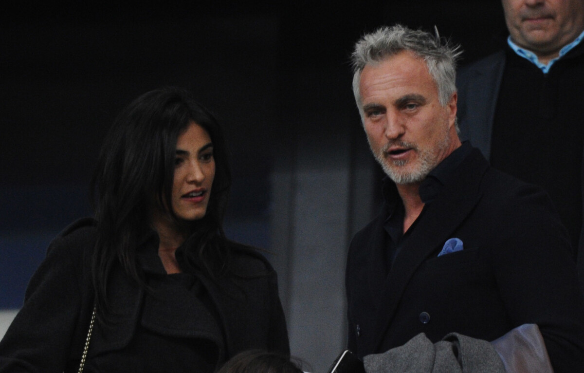 Photo : David Ginola et sa compagne Maeva Denat lors du match de ...