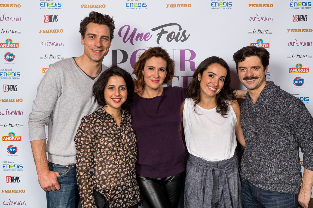 Photo : Garnier et Sentou autour de Nadia Roz, Noemie de Lattre et ...