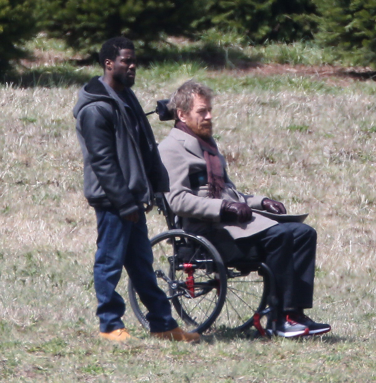 Photo : Bryan Cranston et Kevin Hart sur le tournage d'une scène de ...