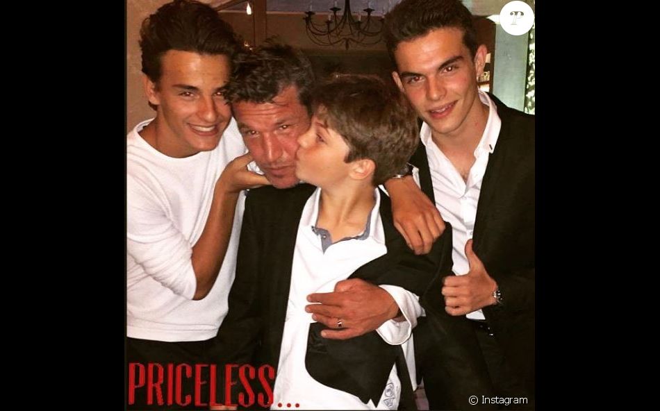 Benjamin Castaldi aux côtés de ses trois fils Julien, Simon et Enzo ...