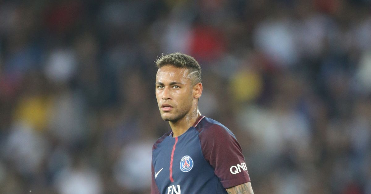 Neymar Jr lors du match PSG - Saint-Étienne au Parc des Princes à paris ... Neymar Jr lors du match PSG - Saint-Étienne au Parc des Princes à paris ...