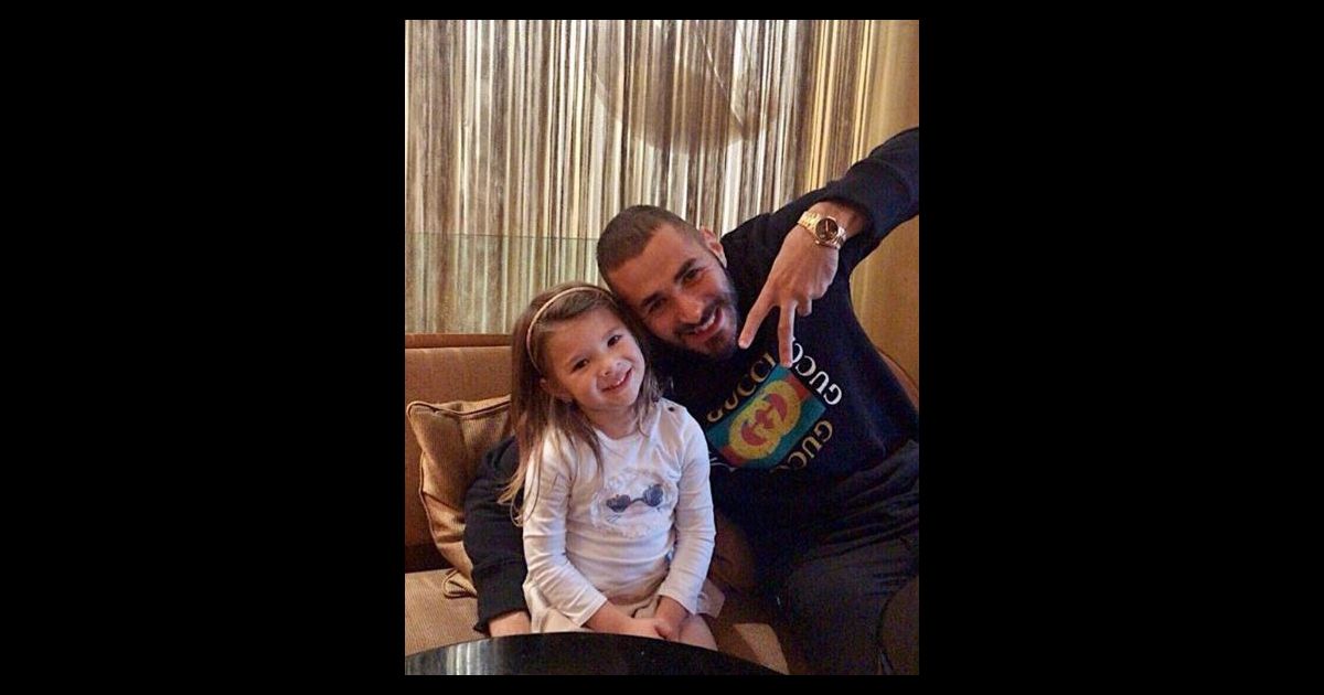 Karim Benzema pose avec sa fille Mélia, 3 ans, sur Instagram le 6 ...