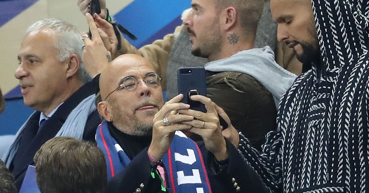 M. Pokora (Matt Pokora) et Pascal Obispo - People au match de football ...