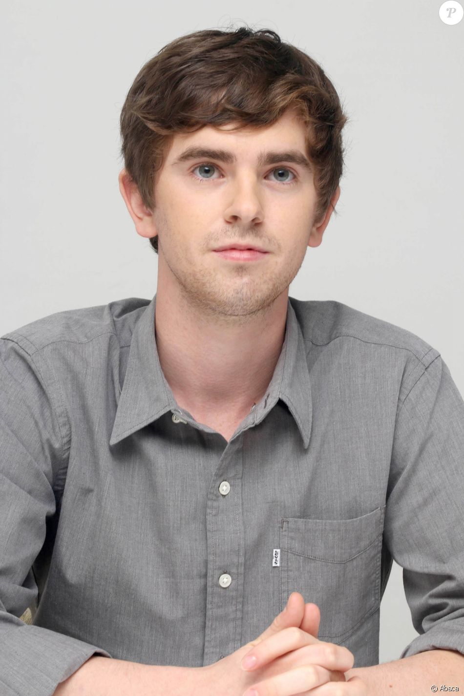 Freddie Highmore lors de la conférence de presse de la série The Good ...