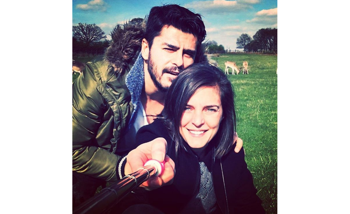 Photo : Adem Güzel et Emma Perrier. Photo publiée sur Instagram en ...