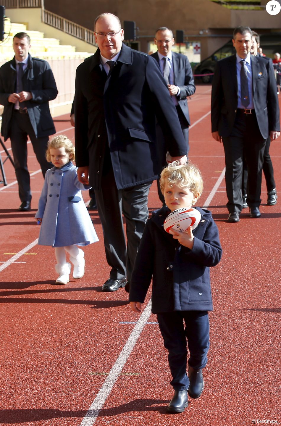 Le prince Albert II de Monaco et ses enfants le prince Jacques et la ...
