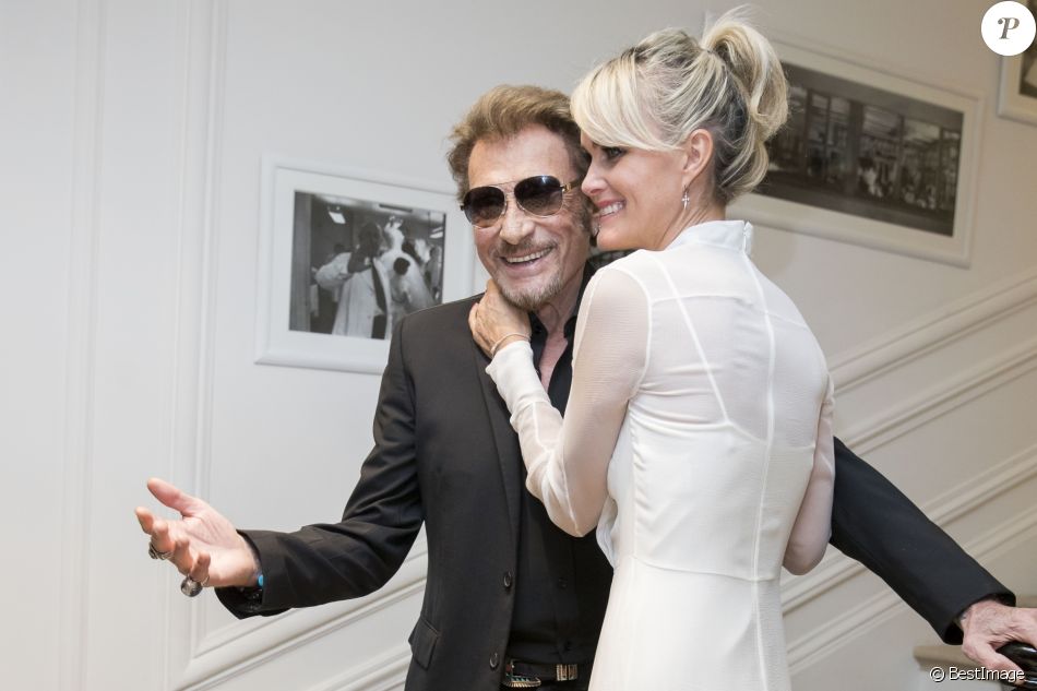 Johnny Hallyday et sa femme Laeticia Hallyday - People au défilé de ...
