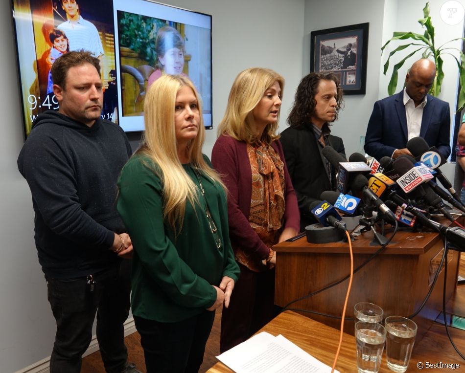 Alexander Polinsky et Nicole Eggert lors d'une conférence de presse ...
