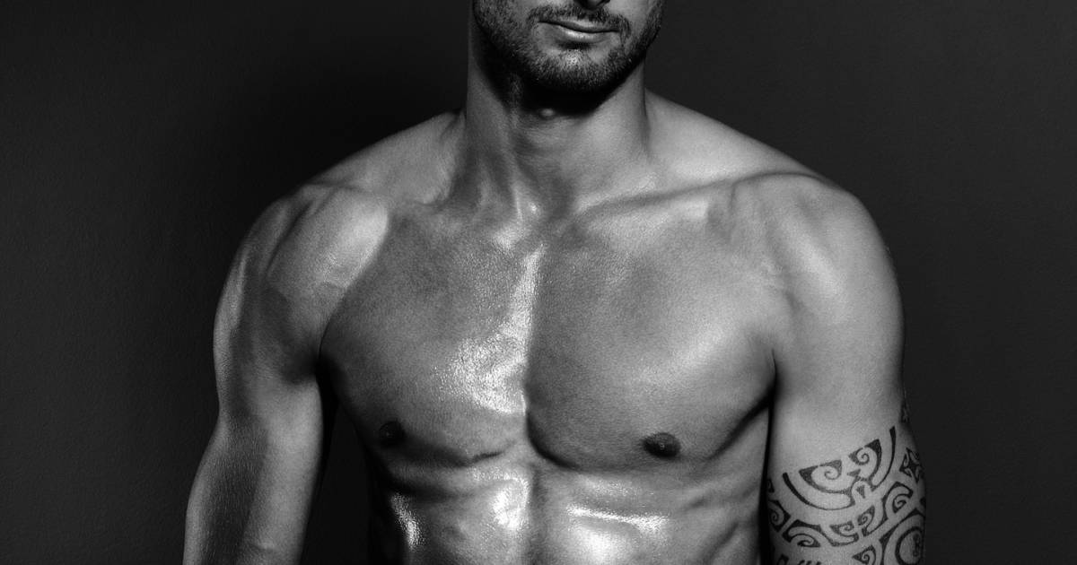 Olivier Giroud dans les Dieux du stade, aux éditions teNeues - Purepeople
