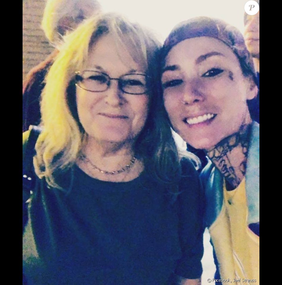 Jael Strauss et sa mère Julie. - Purepeople