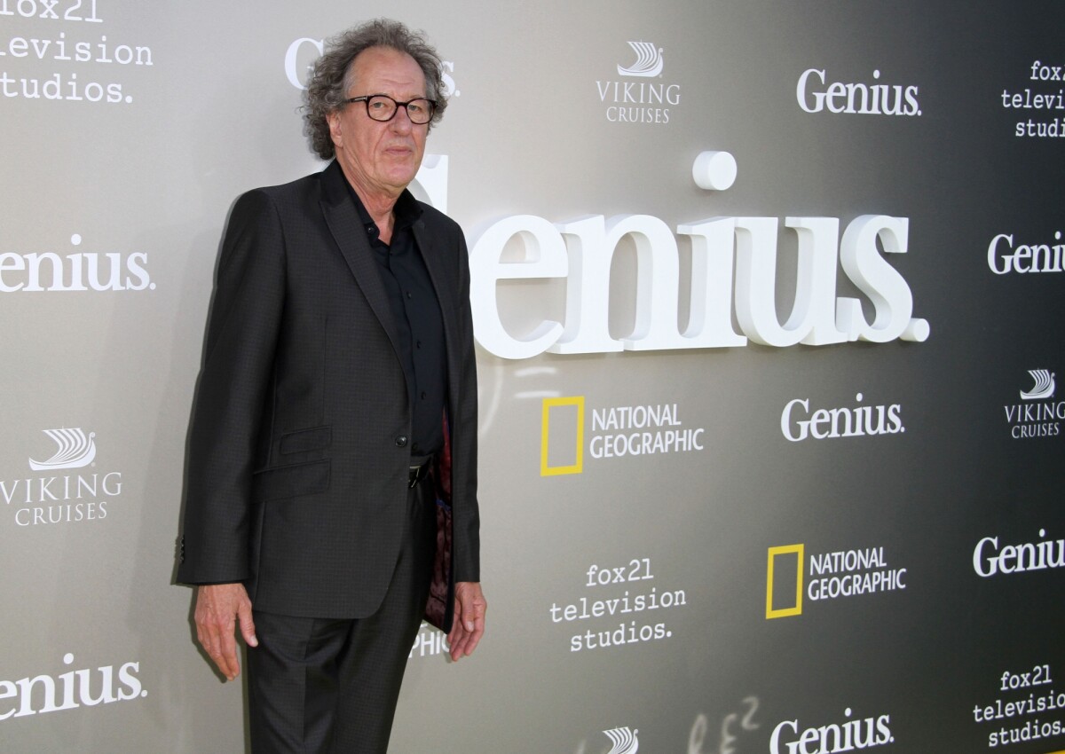 Photo : Geoffrey Rush à la première de la série ‘Genius' au théâtre The ...