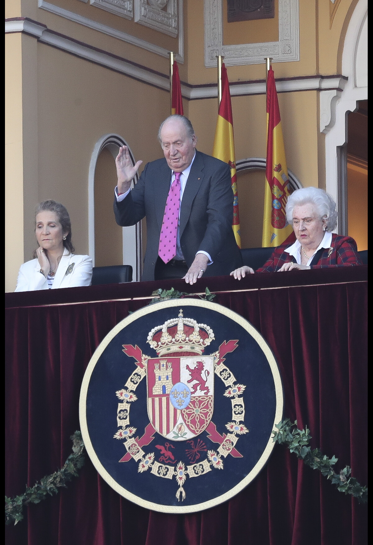 Photo : L'infante Elena, le roi Juan Carlos d'Espagne et l'infante ... Photo : L'infante Elena, le roi Juan Carlos d'Espagne et l'infante ...