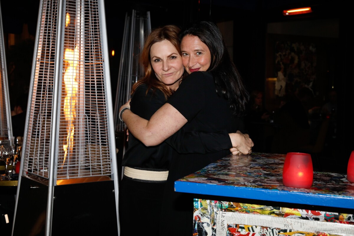 Photo : Exclusif - Anne Mondy, Esther Meyniel - Vernissage de l ...