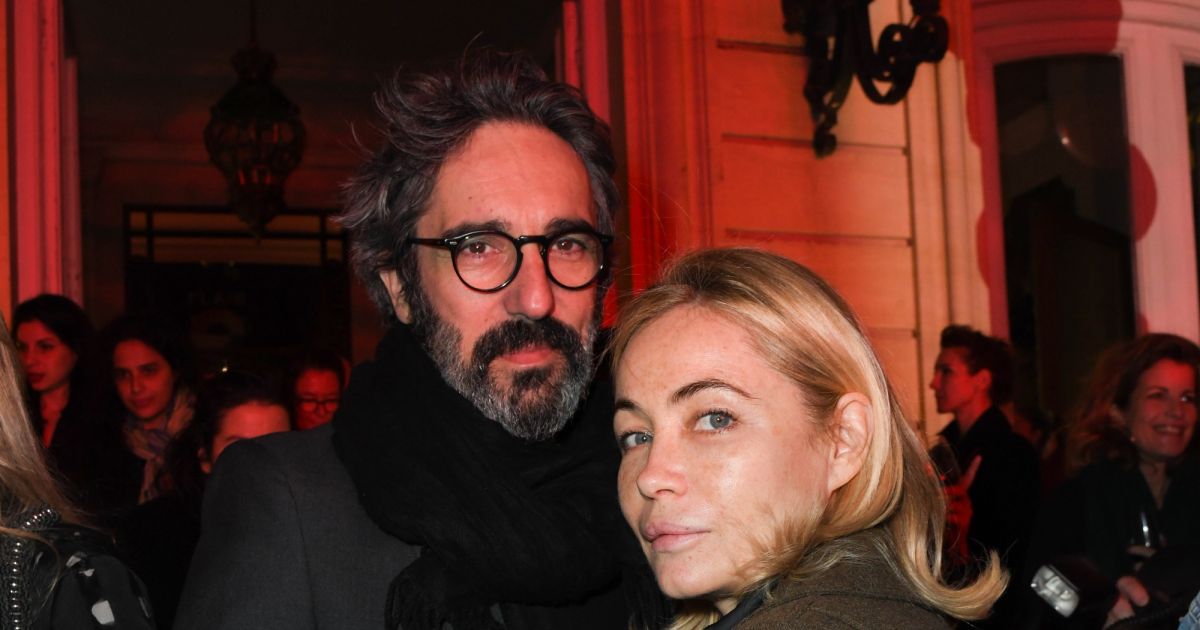 Emmanuelle Béart et son mari Frédéric Chaudier font la fête avec ...