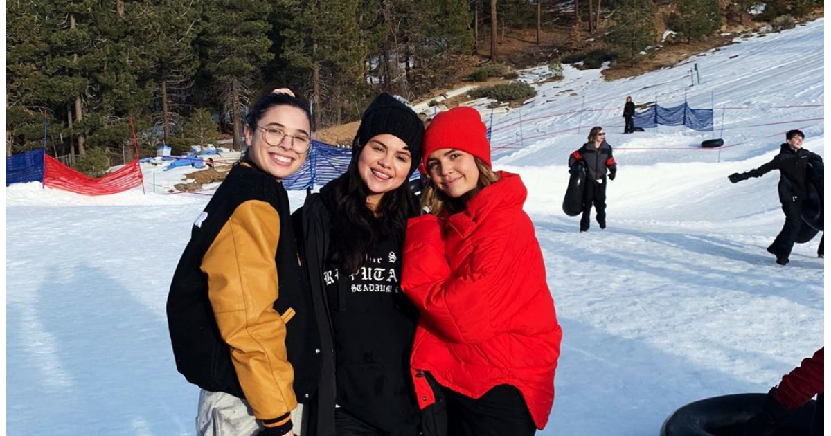 Selena Gomez Tout Sourire Avec Des Copines Au Ski Il Sagit De Sa 2960