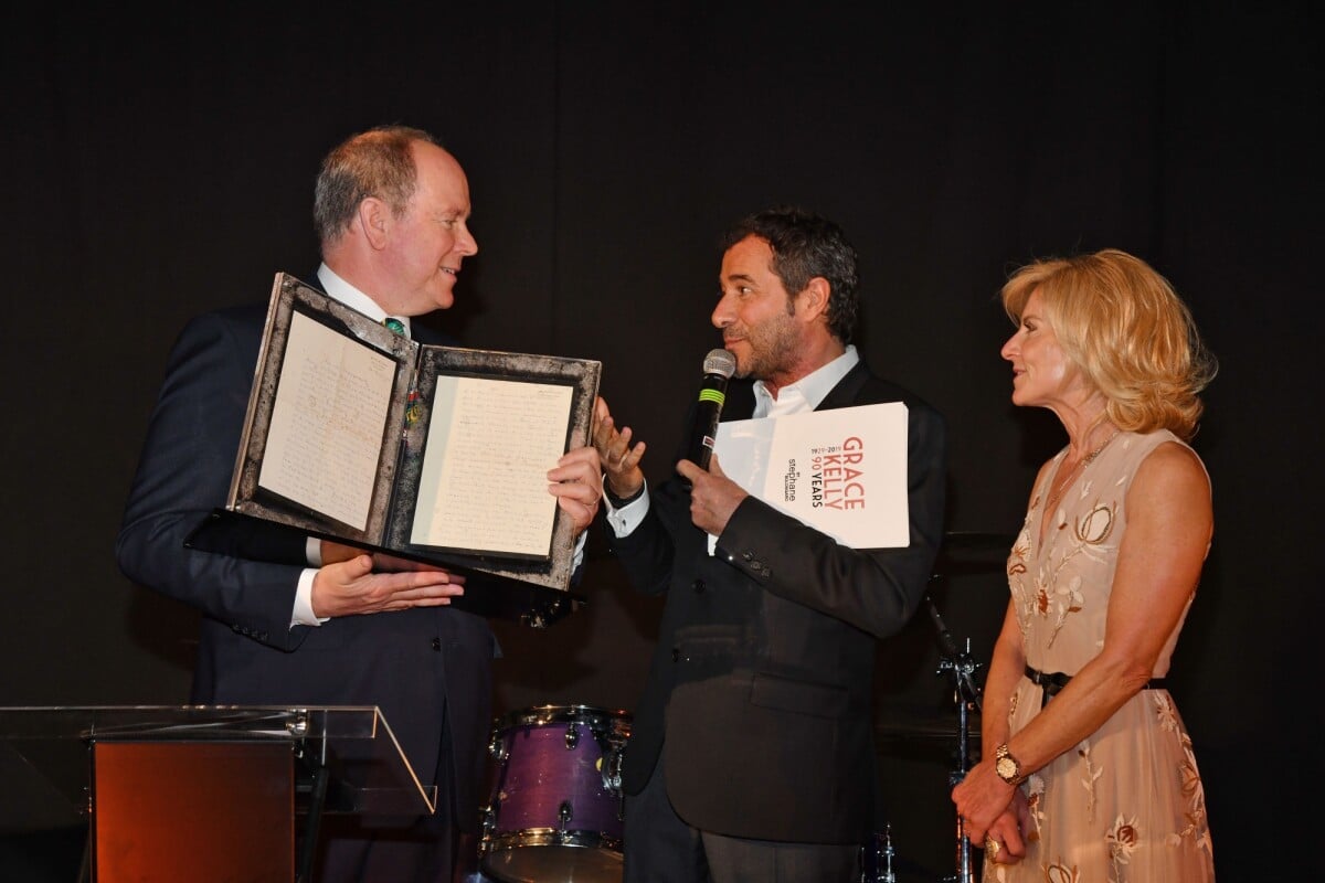 Photo : Le prince Albert II de Monaco, Bernard Montiel et Jamie McCourt ...