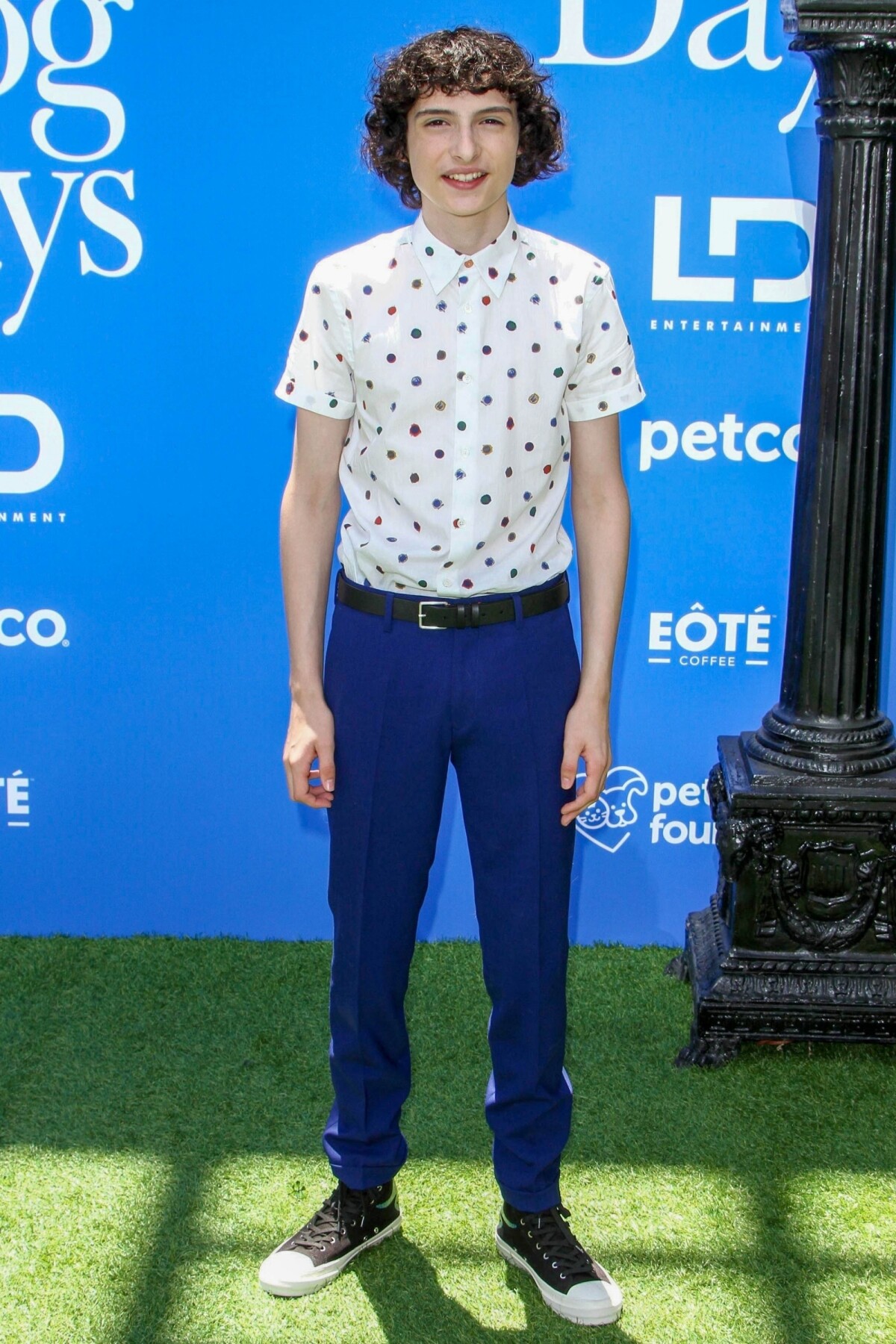Photo : Finn Wolfhard à la première de "Dog Days" au Atrium à Westfield ...