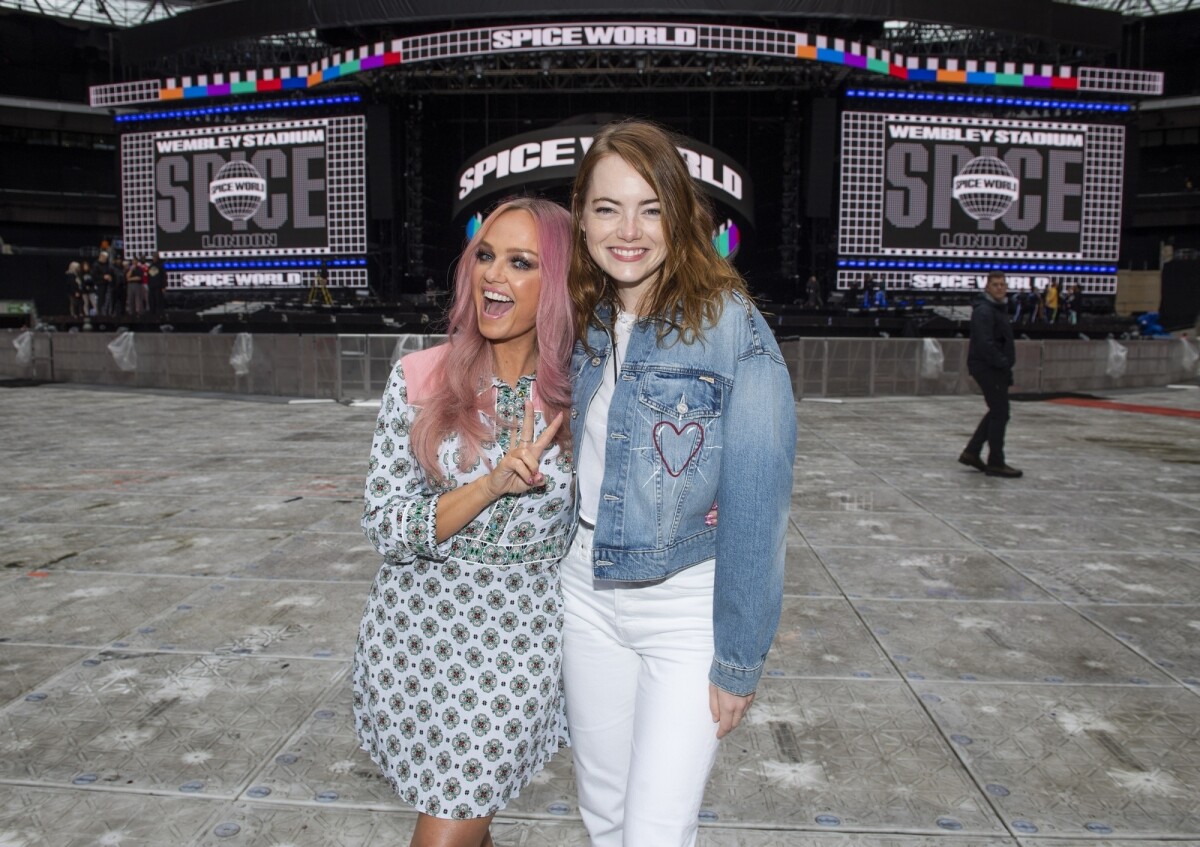 Photo : Emma Stone et Emma Bunton Le groupe Haim, Danielle Haim, Este ...