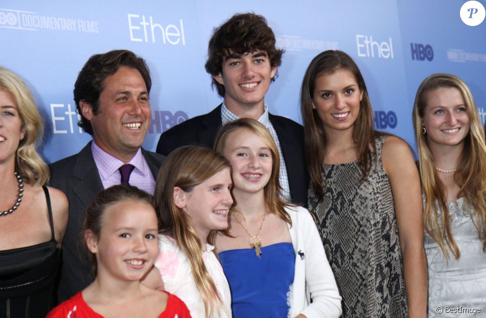 La famille Kennedy - dont Conor et Saoirse - à la Première du ...
