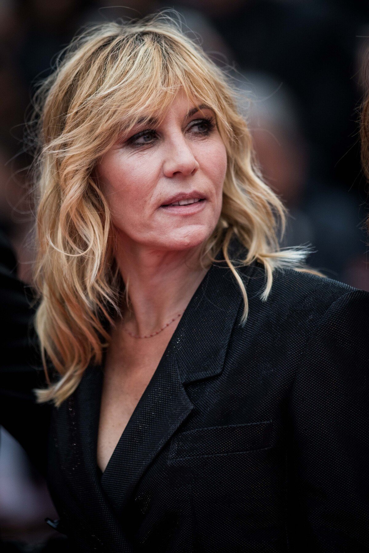 Photo : Mathilde Seigner - Montée des marches du film "Les plus belles ...