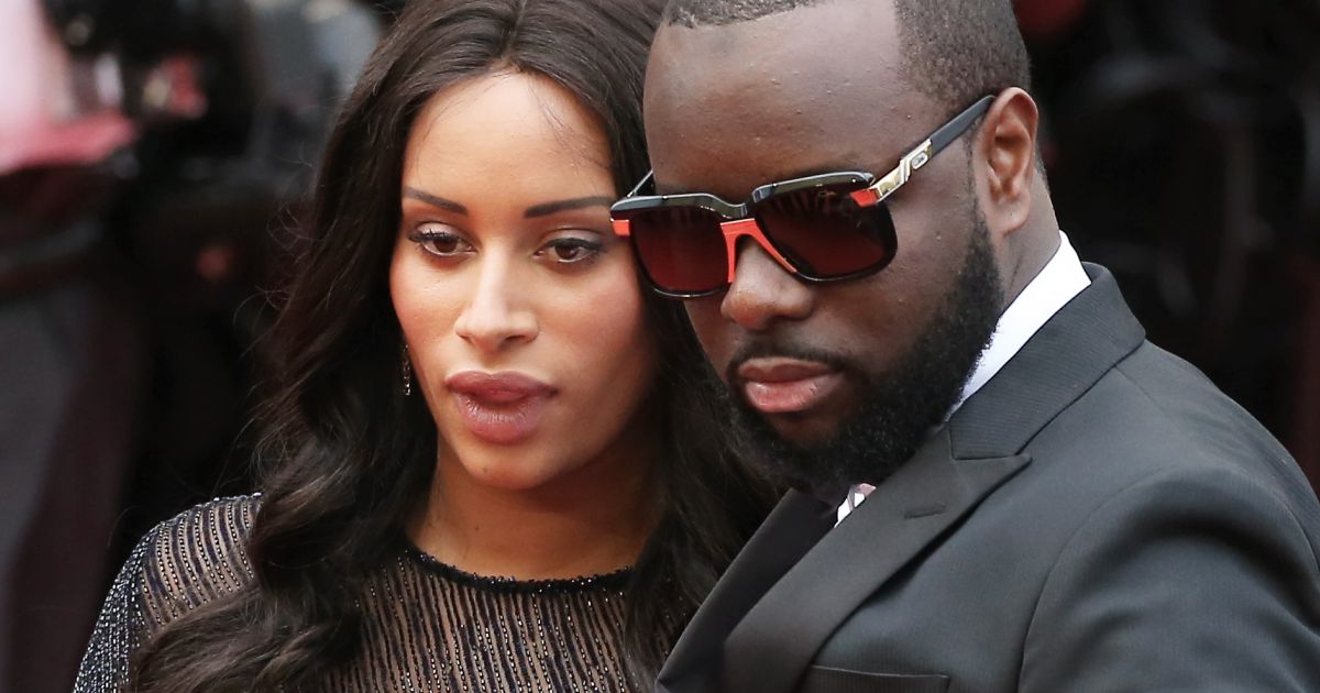 Maître Gims et sa femme DemDem (selfie) - Montée des marches du film ...