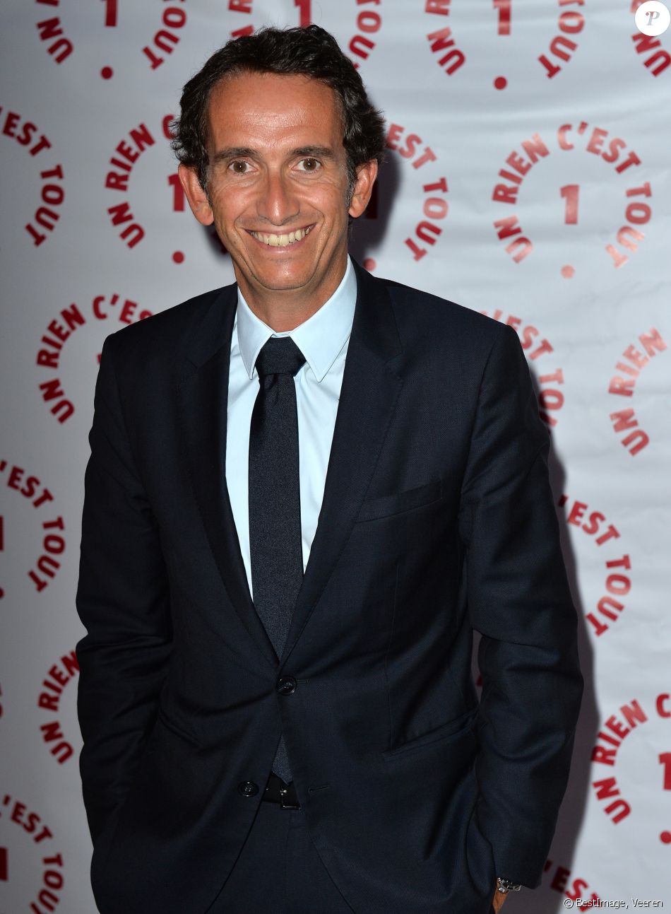 Alexandre Bompard (président-directeur général du groupe Carrefour) lors d'une visite privée et ...
