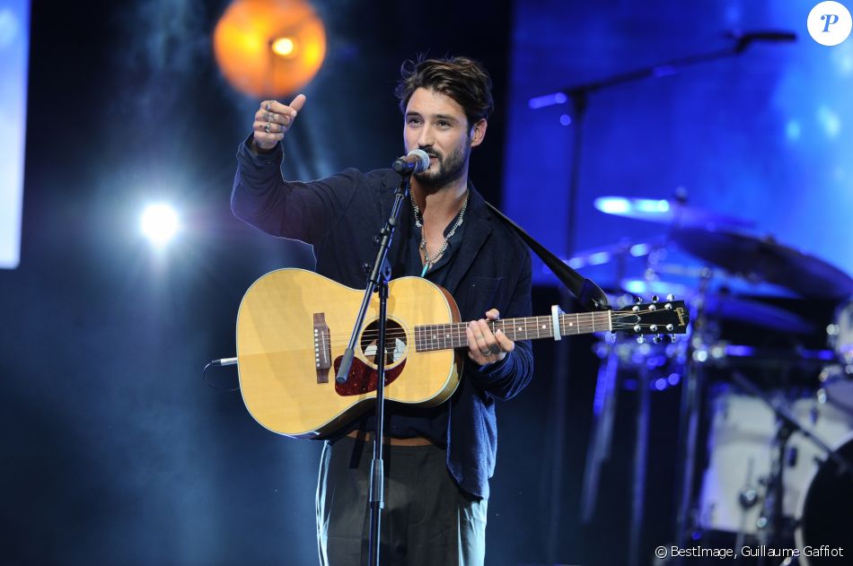 Jérémy Frérot lors de la 7ème édition du concert caritatif Leurs voix ...