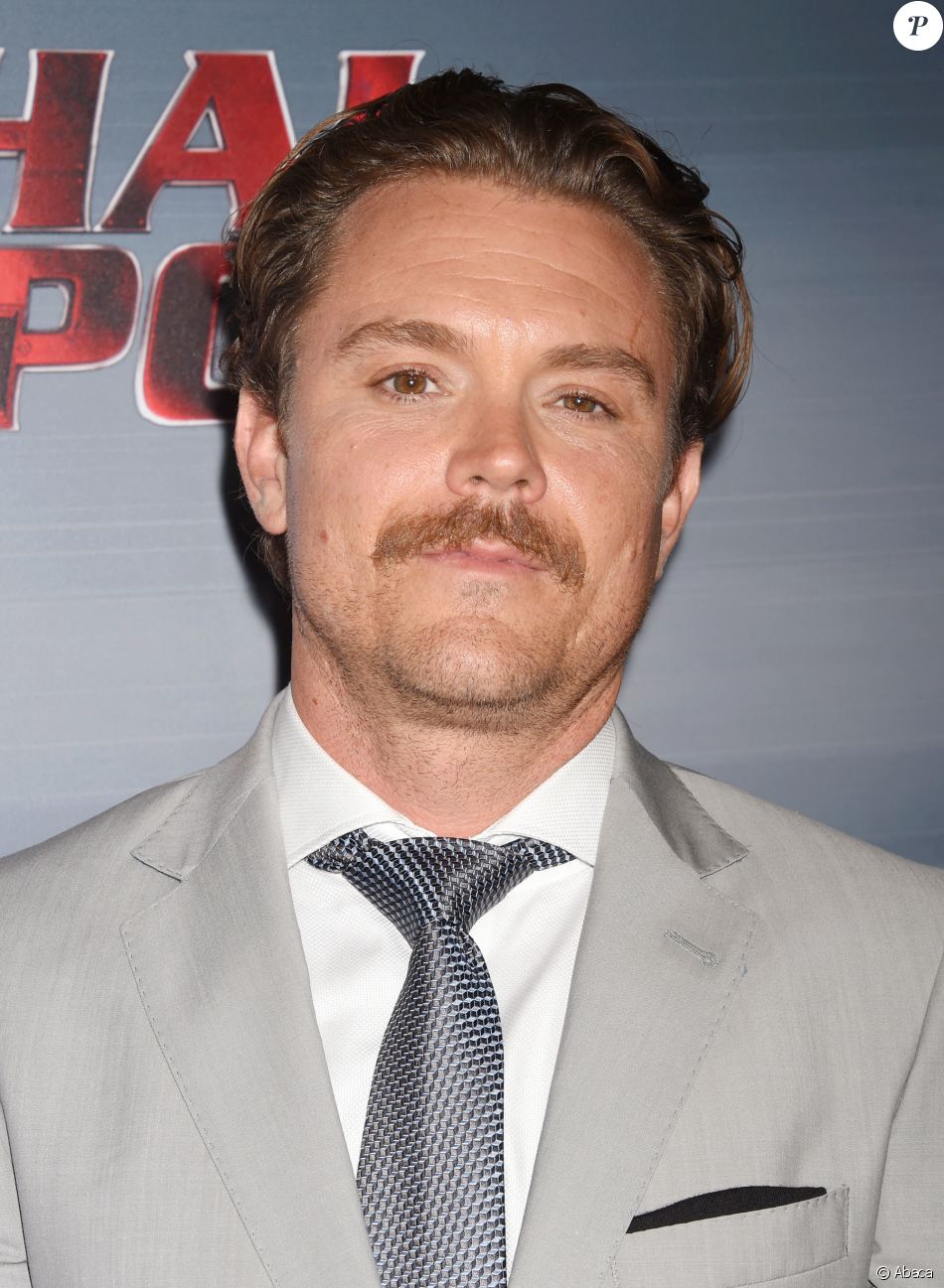 Clayne Crawford à la première de L'Arme Fatale au NeueHouse Hollywood ...