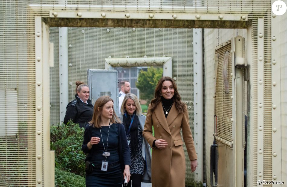 Kate Middleton, duchesse de Cambridge, visite la prison pour femmes HM ...