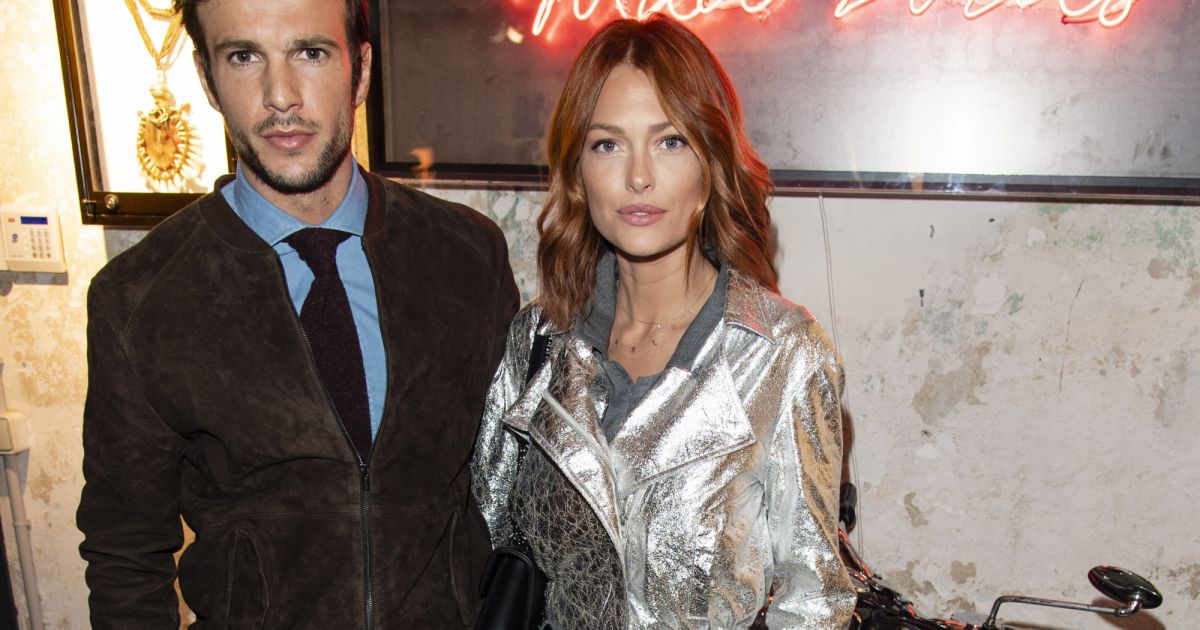 Exclusif - Hugo Philip et sa compagne Caroline Receveur lors du ...