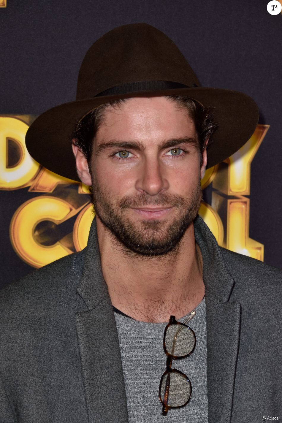 Tom Leeb assiste à la première de Daddy Cool à Paris. Le 26 octobre ...